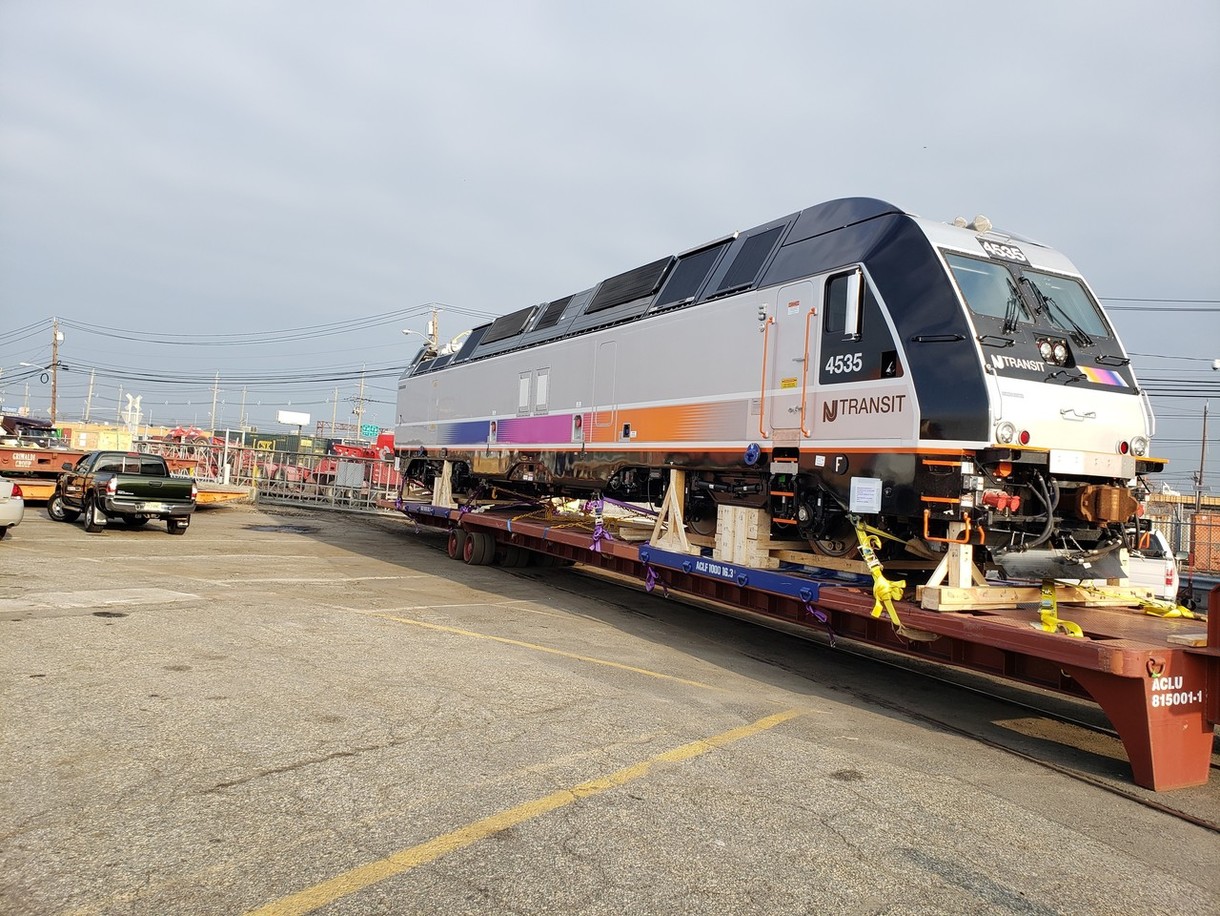 N.J. Transit Prepares First of 25 New ALP-45 Dual-Power Locomotives to ...