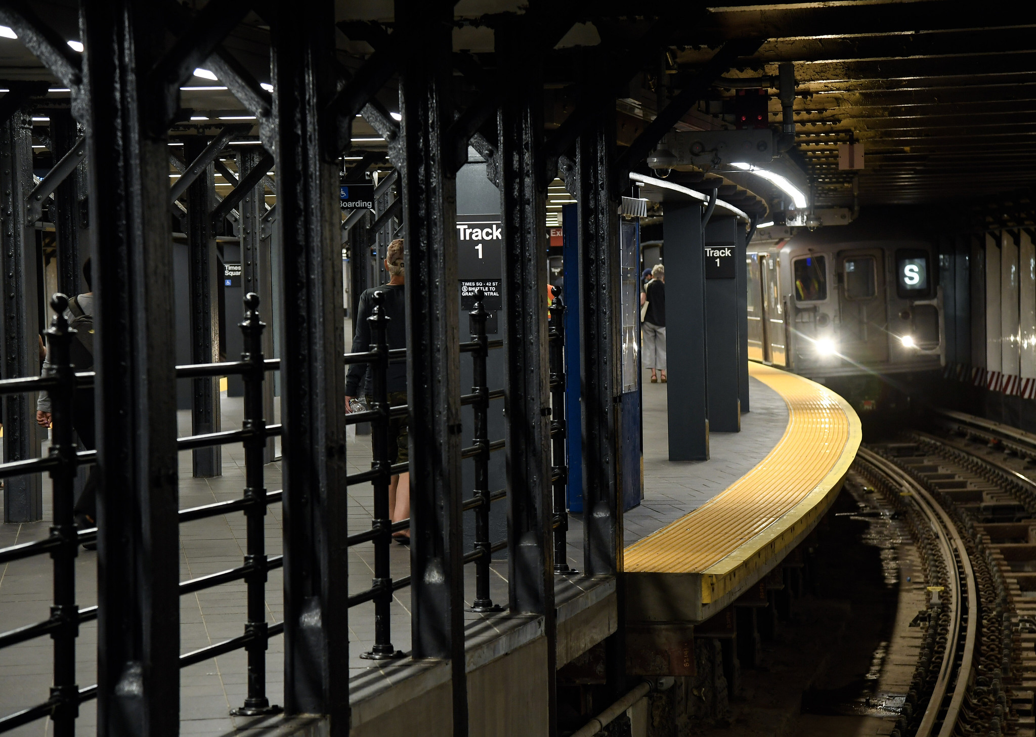 Hochul Points to New Pandemic High in MTA Ridership as Sign of New York ...