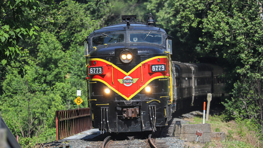 Ohio EPA, Cuyahoga Valley Scenic Railroad to Electrify Historic ...