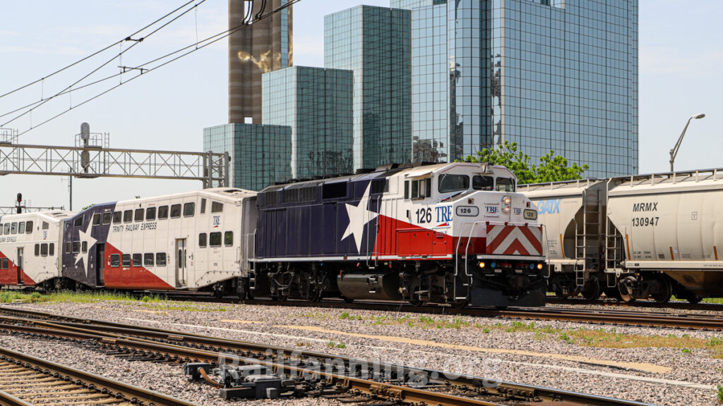 Watching Trains Around Dallas’ Union Station – Railfanning.org