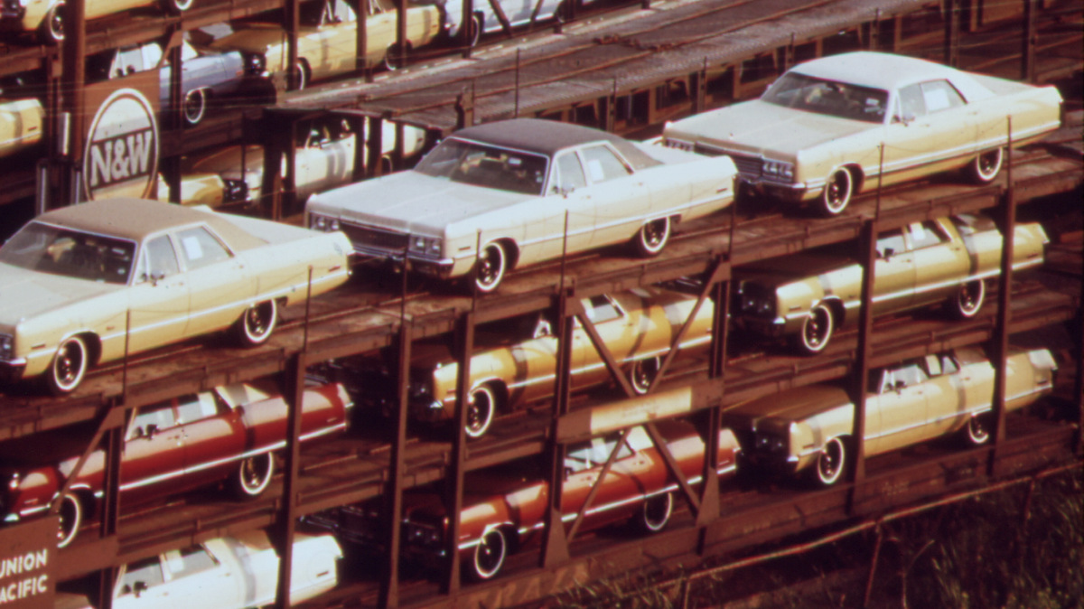 A Very Brief History of the Autorack car – Railfanning.org