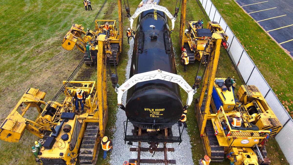 Union Tank Car Company Donates Rail Tank Car to Enhance Chicagoland ...